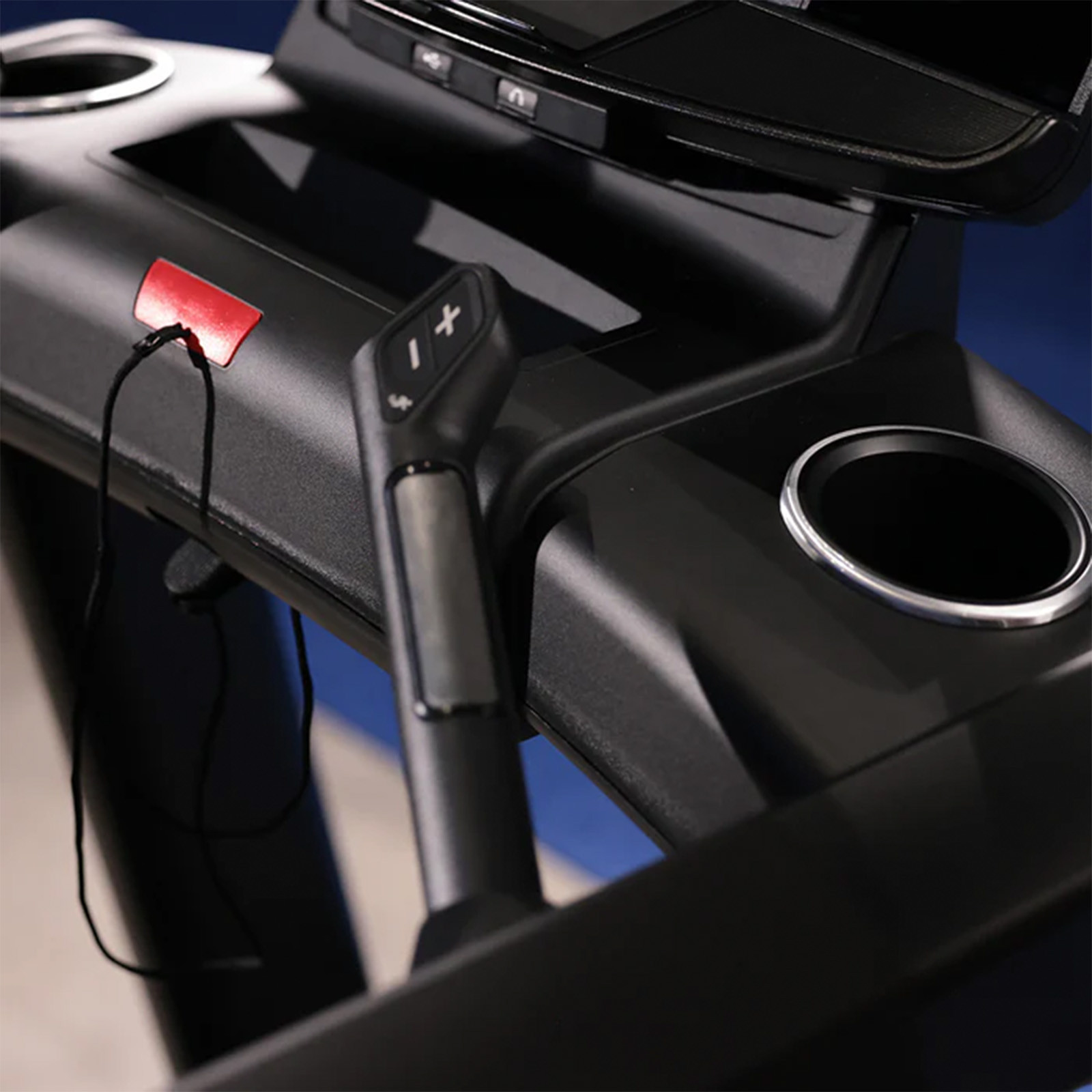 Life Fitness Club Series Plus Treadmill | Fitshop - Fitshop